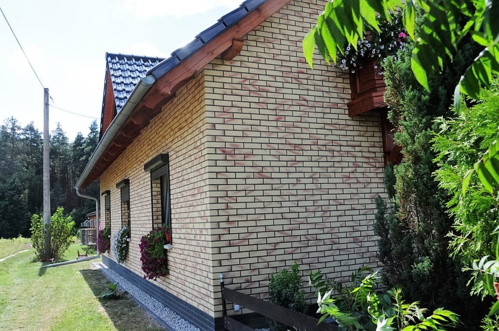 Cihly, cihličky, režné zdivo a jejich využití na fasádě - Stavebniny hrou